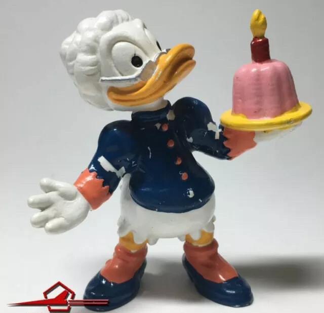 Grandma Duck W/ Cake. DONALD'S Duck Tales PVC 6 Cm. Walt DISNEY BULLY W ...