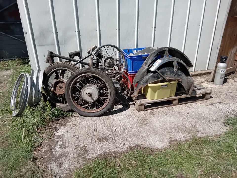 AJS Matchless AMC Heavyweight single Pair hairspring valve springs nos ...