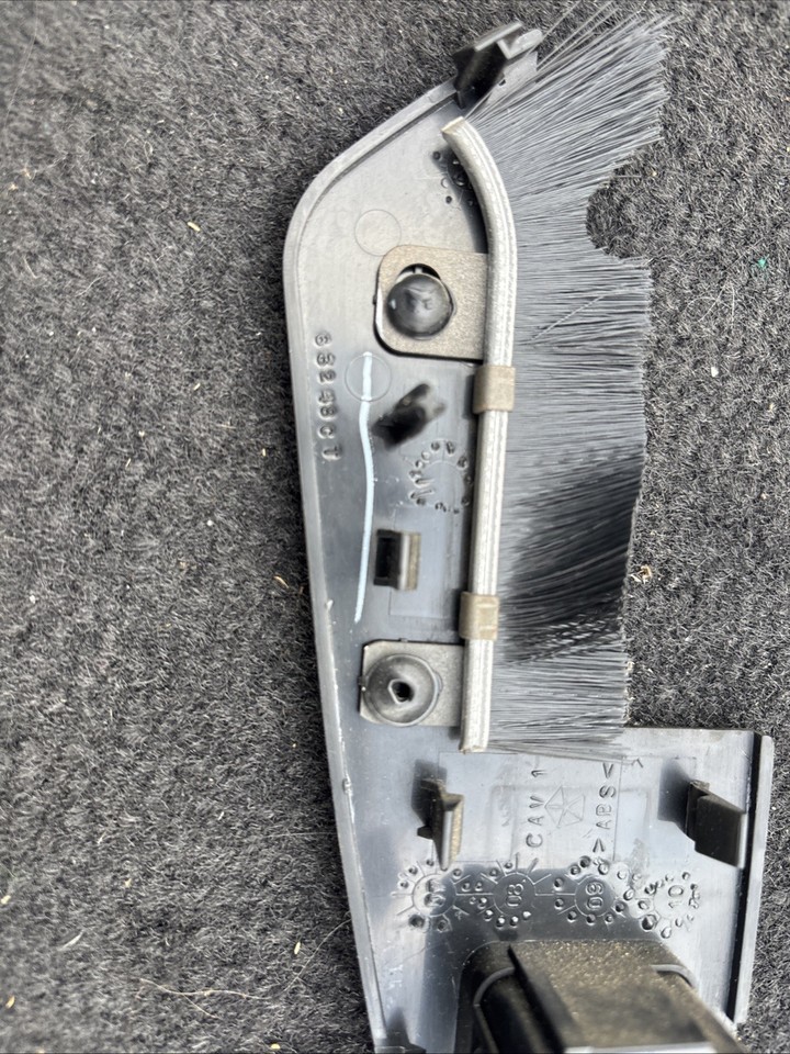 2011 Chysler Town and Country Rear Power Hatch Button Switch OEM ...