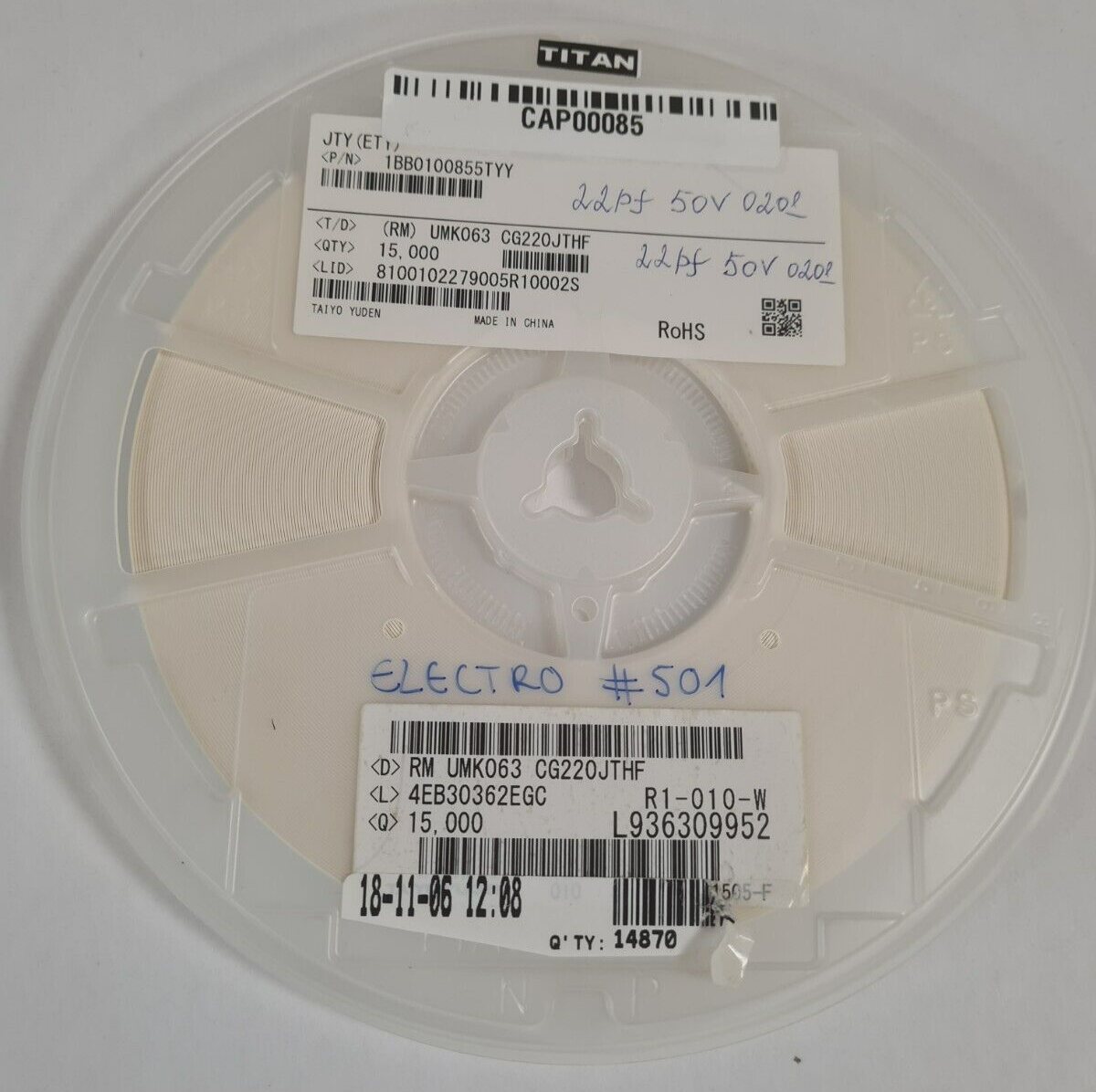 UMK063CG220JTHF CAP CER 22PF 50V C0G/NP0 020 Taiyo Yuden 14 870 unités ...