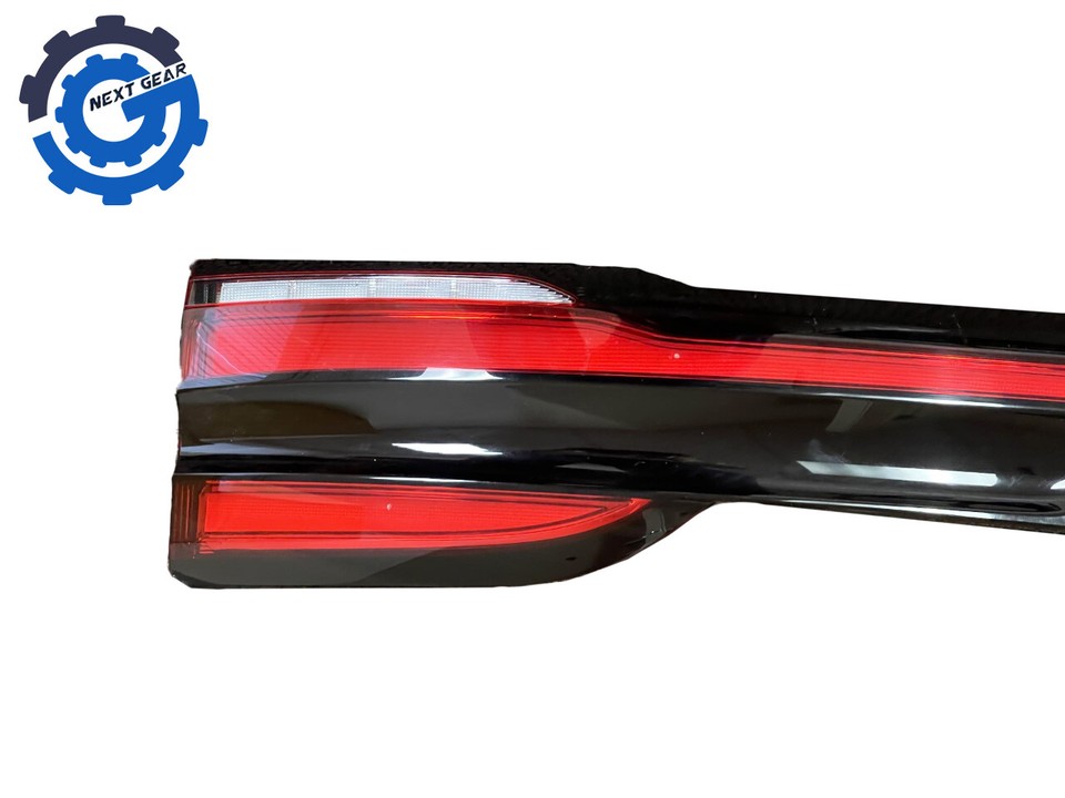 New OEM Mopar Rear LED Tailgate 2021-2023 Chrysler Pacifica w/ Emblem ...