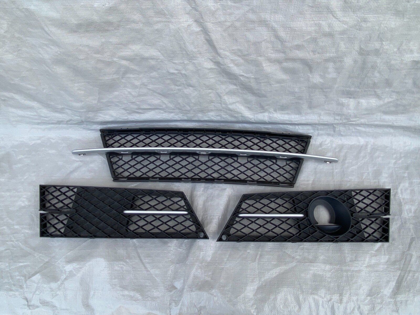 2008-2010 BMW 5 Series Front bumper lower grill 51117178115 51117178101 ...