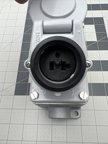 Appleton EFSC1752023 20A 125V Explosion-Proof U-Line Receptacle & Iron ...