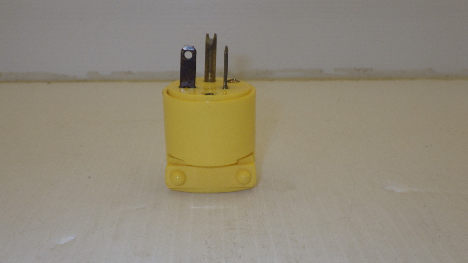 EAGLE PLUG NEMA L5-20P 20A 125V | eBay