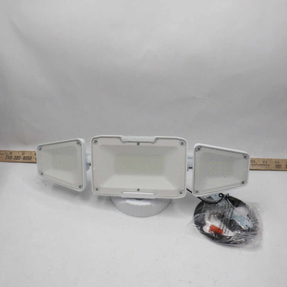 Ontel Beyond Bright Motion Activated Wired LED Flood Light BBFL-PKG-03 ...