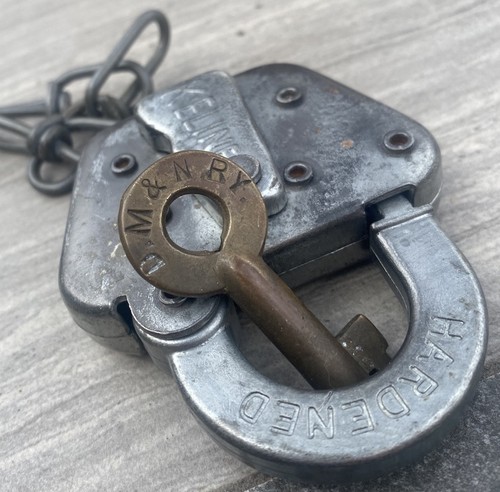 Vintage DM&IR Railroad Lock w/chain KELINE no key | eBay