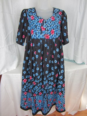 Expressions Catalog Dress Size S Small S/S Black Floral Scoop Neckline ...