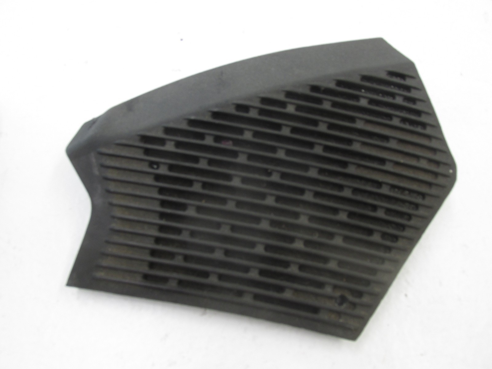 MERCEDES-BENZ W123 300CD COUPE , DASH SPEAKERS COVER PAIR | eBay