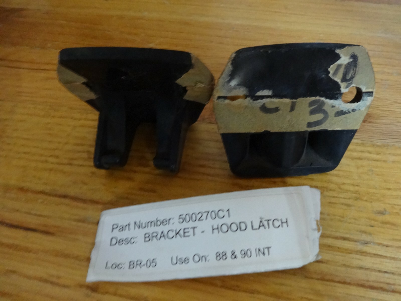 500270C1 HOOD LATCH CATCH BRACKET, INTERNATIONAL, NAVISTAR, FORD, LOT ...