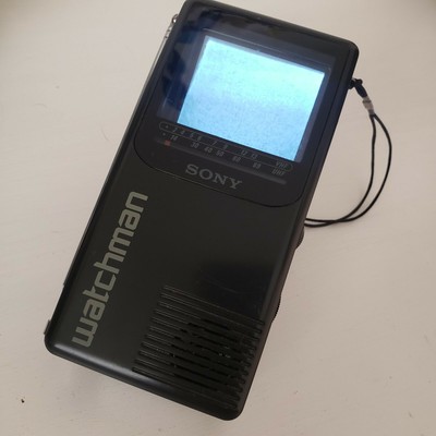 SONY FD-230 WATCHMAN Mini Portable Pocket TV Retro 80s Television BW ...