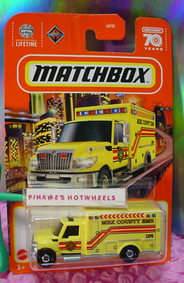 2023 Matchbox INTERNATIONAL WORKSTAR AMBULANCE #38 yellow☆MBX COUNTY ...