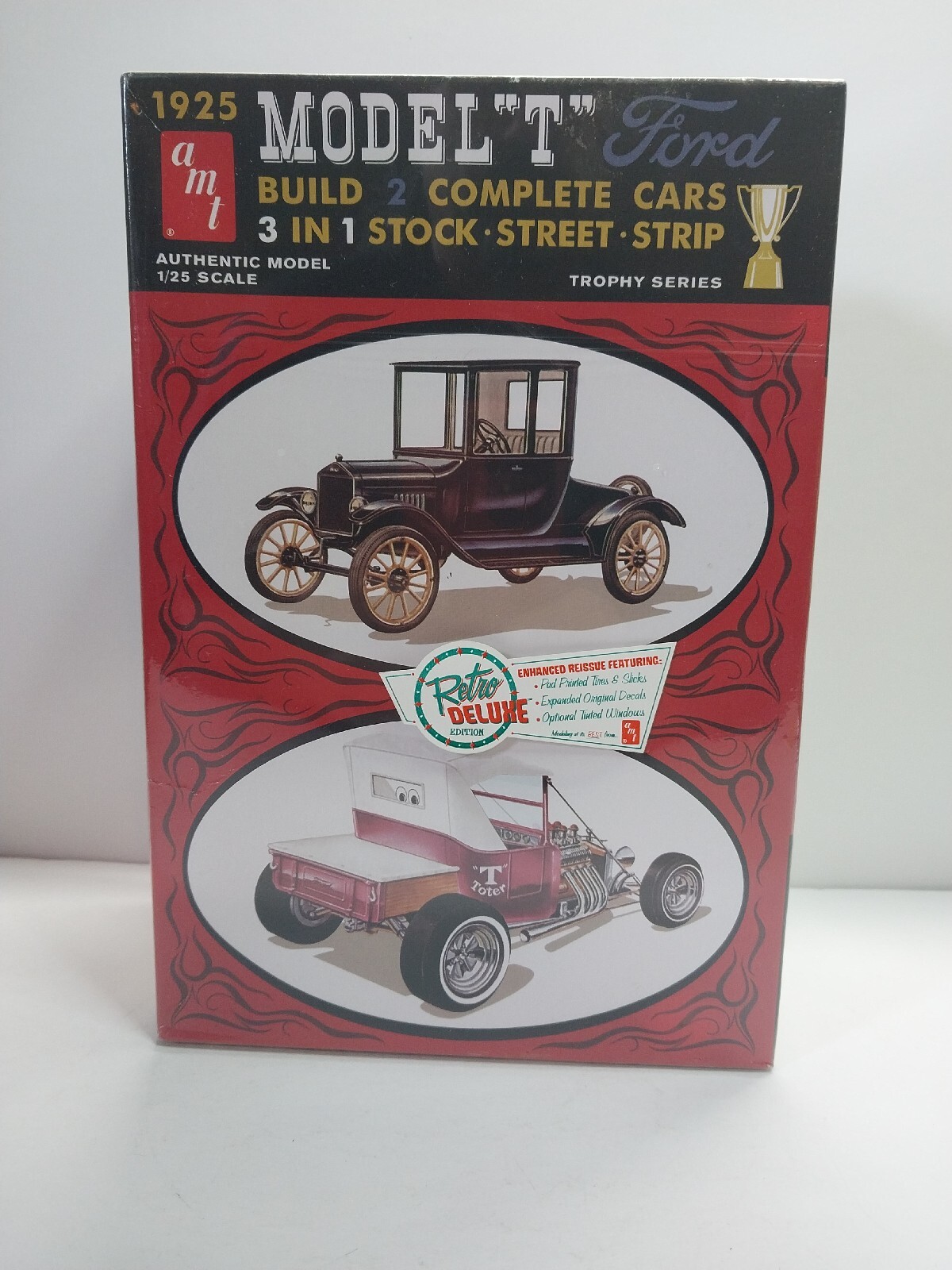 AMT 1925 Ford MODEL T Deluxe 3 in 1 Model Kit 1:25 Trophy Series 2 Full ...