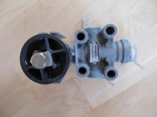 WABCO Luftfederventil 4640060020 KRONE KOGEL 4640061020 4640060027 ...