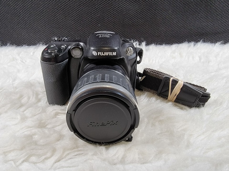 Fujifilm FinePix S Series S5200 5.1MP Digital Camera - Black ...