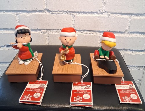 Hallmark 2011 Wireless Peanuts Band Charlie Brown Lucy Schroeder Lot Of ...