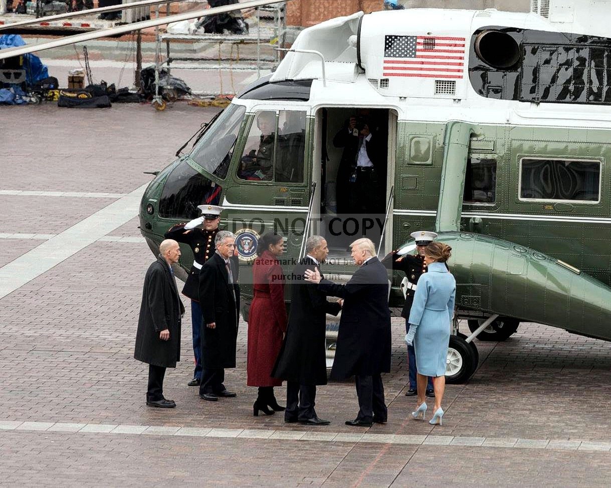 DONALD & MELANIA TRUMP EXCHANGE GOODBYES WITH THE OBAMAS - 8X10 PHOTO ...