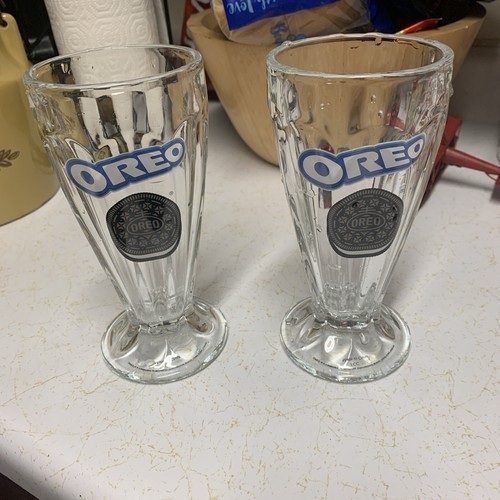 2 Oreo Milkshake Glass Ice Cream / Milk Shake Glasses - HTF 7” tall ...