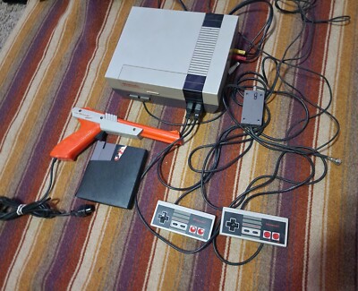 Nintendo Entertainment System NES-001 Original Console & Cords Tested ...
