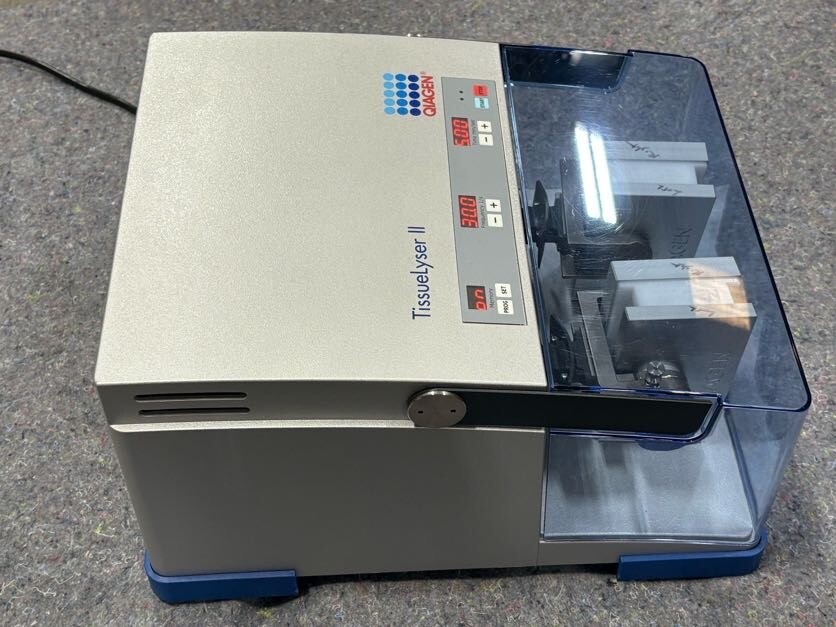 QIAGEN Tissuelyser II Processor Prep Sample Disruptor Homogenizer Mill ...
