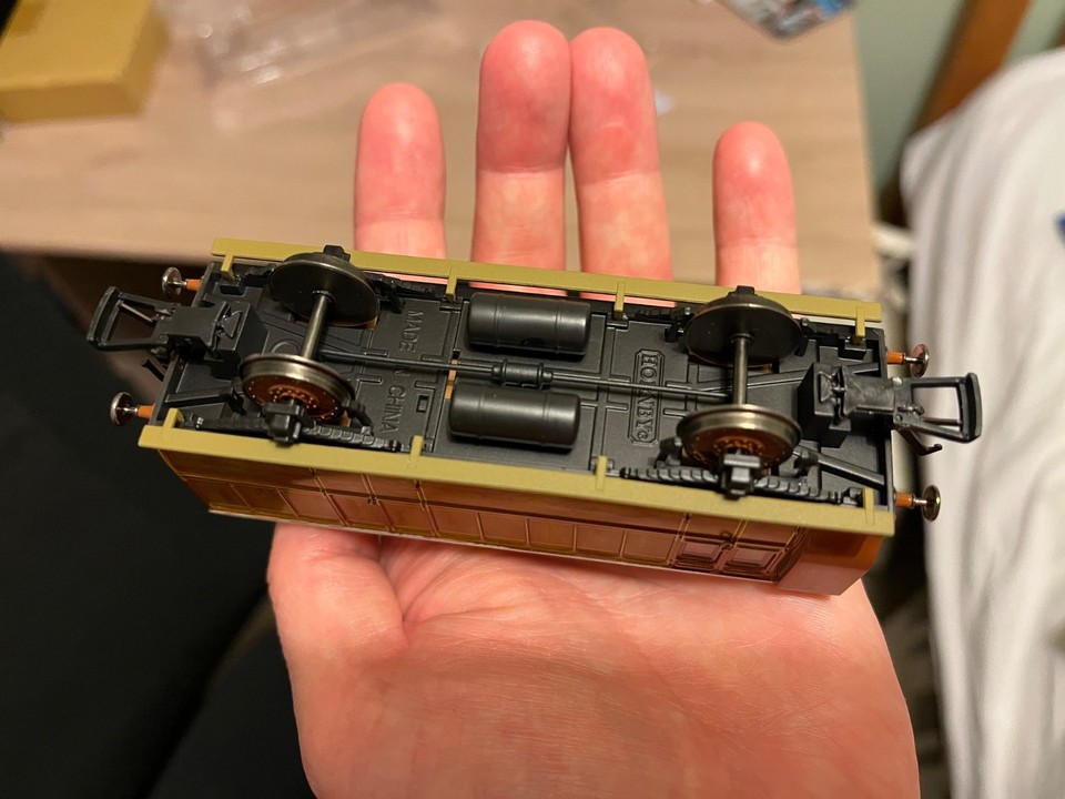 Hornby Railways R40060 GNR 4 Wheel Brake Baggage Coach No836 - 00 Gauge ...