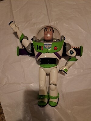Disney Pixar Toy Story Action-chop Talking Buzz Lightyear Toy Action ...