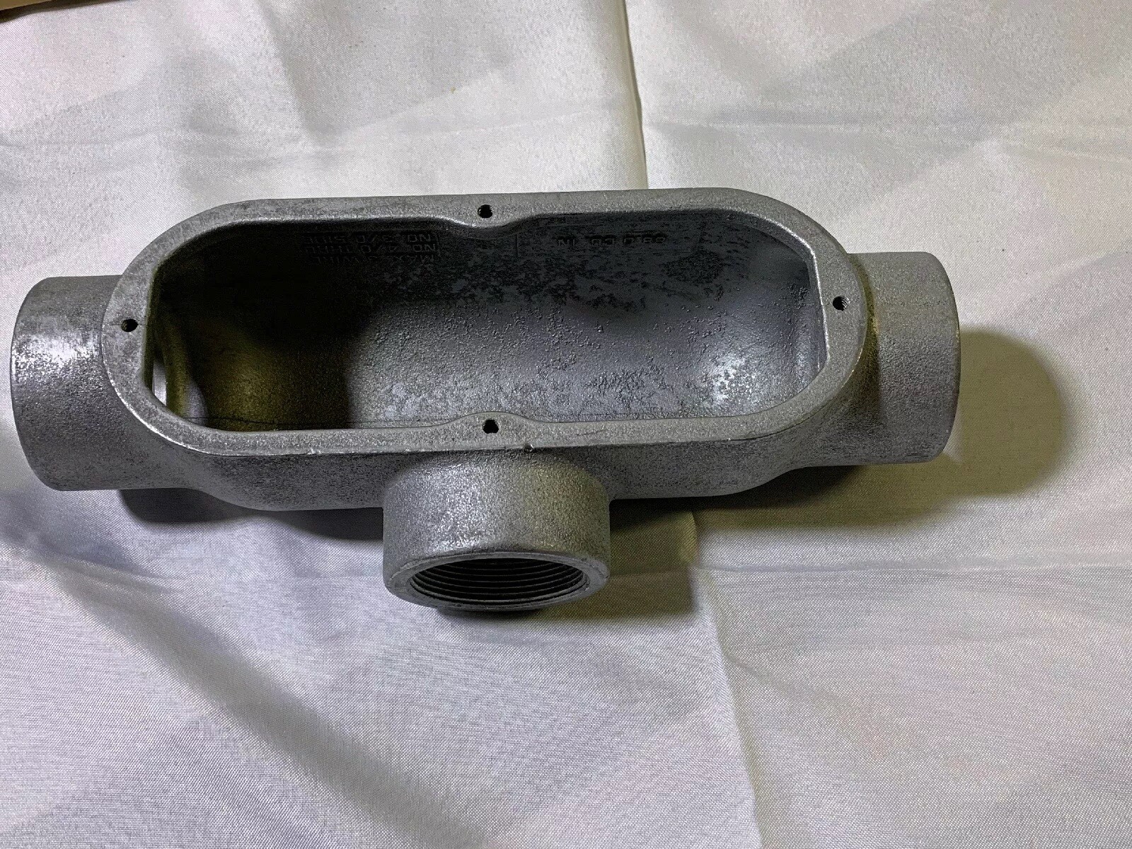 Eaton Crouse Hinds T68 form8 tee Condulet Conduit 2 inch Outlet Box ...