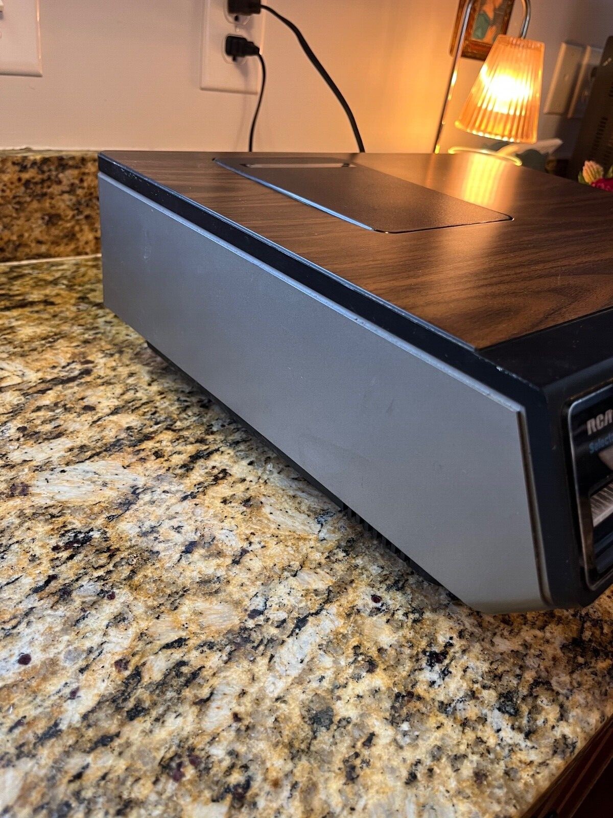 RCA SelectaVision CED Video Disc Player - Model SFT 100 W - turns on ...