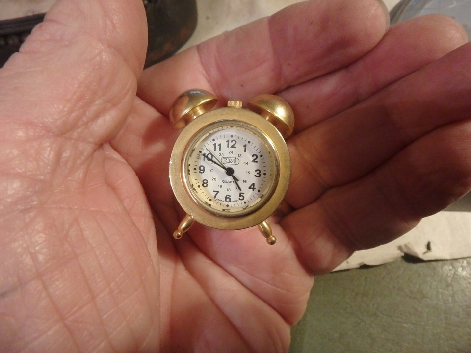 9S-mini TOZAI clock and SELCO GENEVE IMC advertising clogck-both need ...