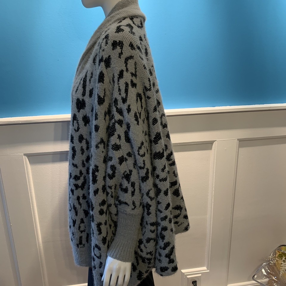 Open-Front Cardigan Bat Wing Sleeves Black & Gray Animal Print Easel ...