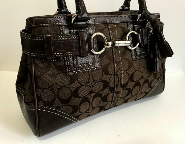 MINT Coach Hamptons Choco Brown Signature C Medium Ca… - Gem