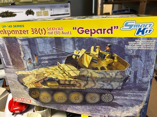 DRAGON # 6469 1/35th SCALE GERMAN GEPARD FLAKPANZERSd.Kfz.140 MODEL KIT ...