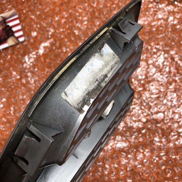 Land Rover LR001660 Genuine OEM Factory Original Air Inlet Grille for ...