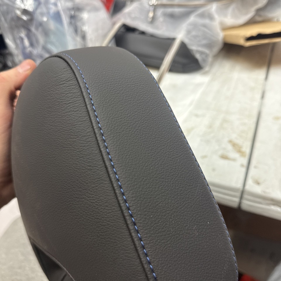 BMW X5 X6 X7 G05 G06 G07 GENUINE M LOGO FRONT SEAT HEADREST | eBay