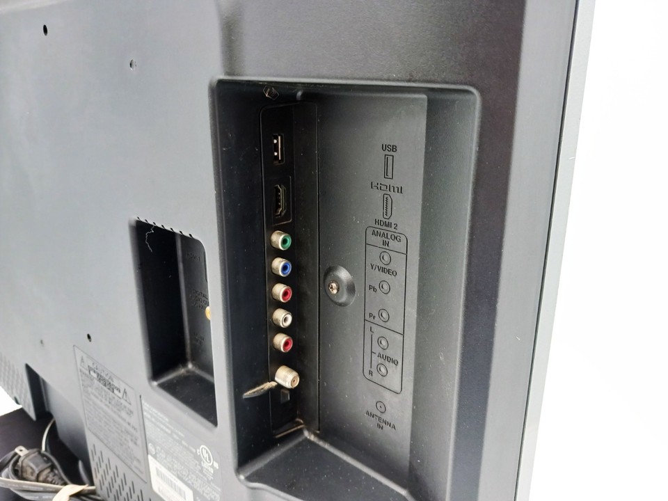 Emerson LC320EM2F 32 inch LCD TV Flat Screen Television with Remote | eBay