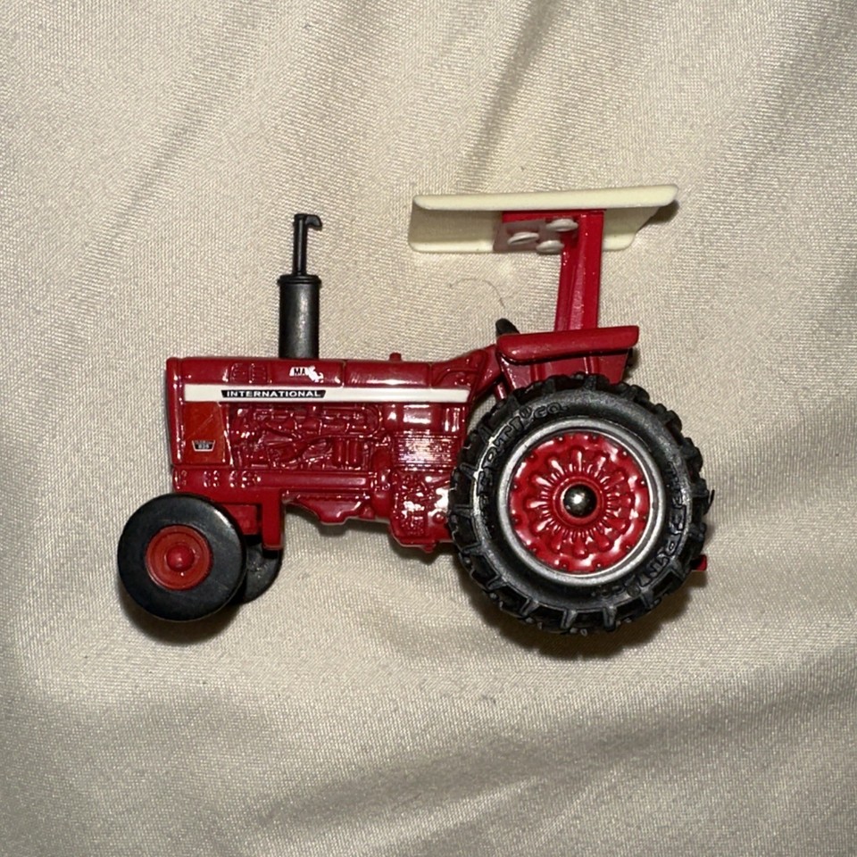 ERTL Red International Harvester Metal Die-Cast Toy Tractor 3280CX00 MA ...