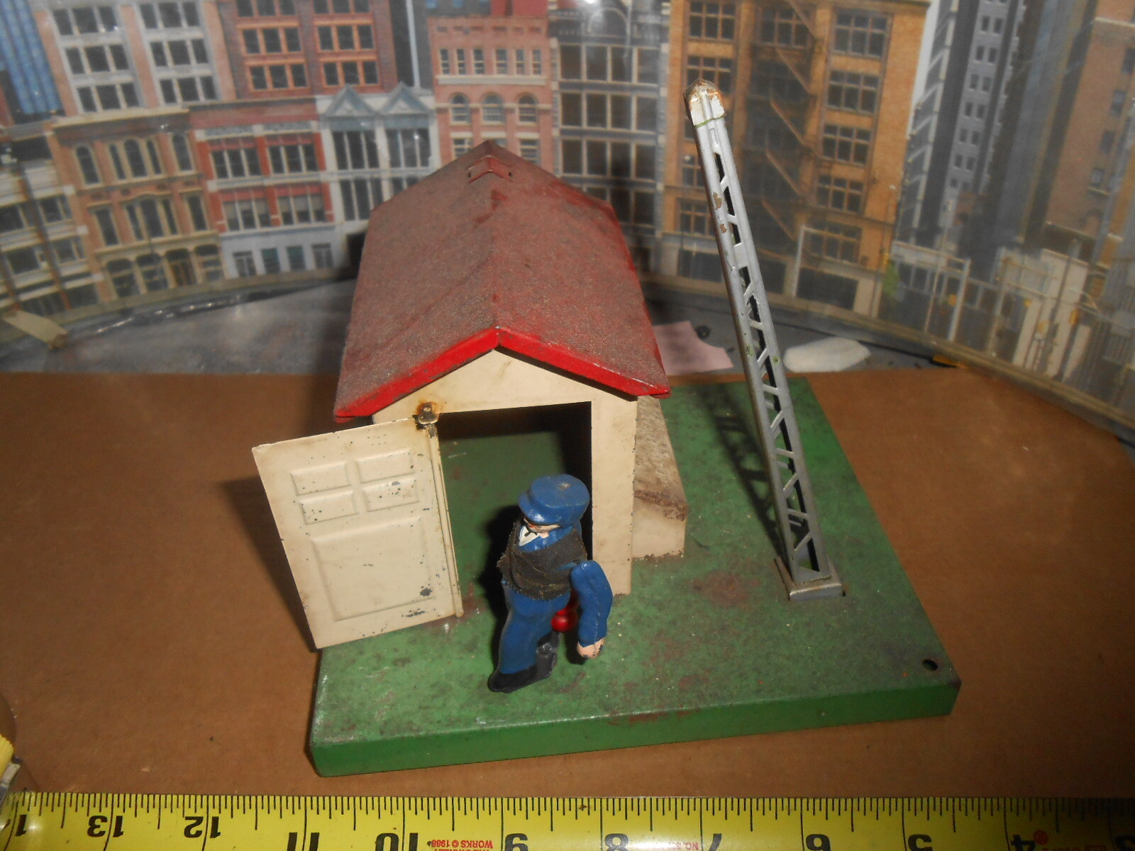 O/O-27 Lionel 45 or 145 Gateman. Buyers Choice. | eBay