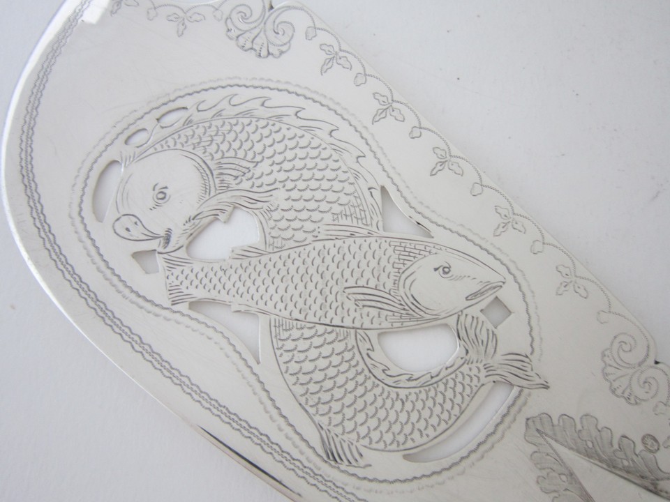Irish Antique Sterling Silver Fiddle Pattern Fish Slice - 1826 by James ...