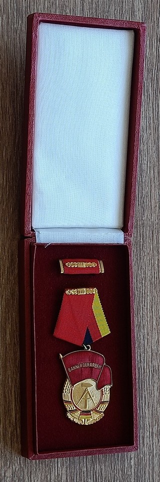 DDR ORDER FOR BANNER OF LABOR. SECOND CLASS COLD WAR RELIC RARE | eBay