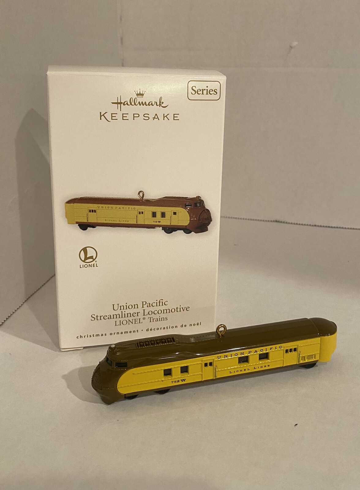 Hallmark Keepsake Union Pacific Streamliner Locomotive Ornament | eBay