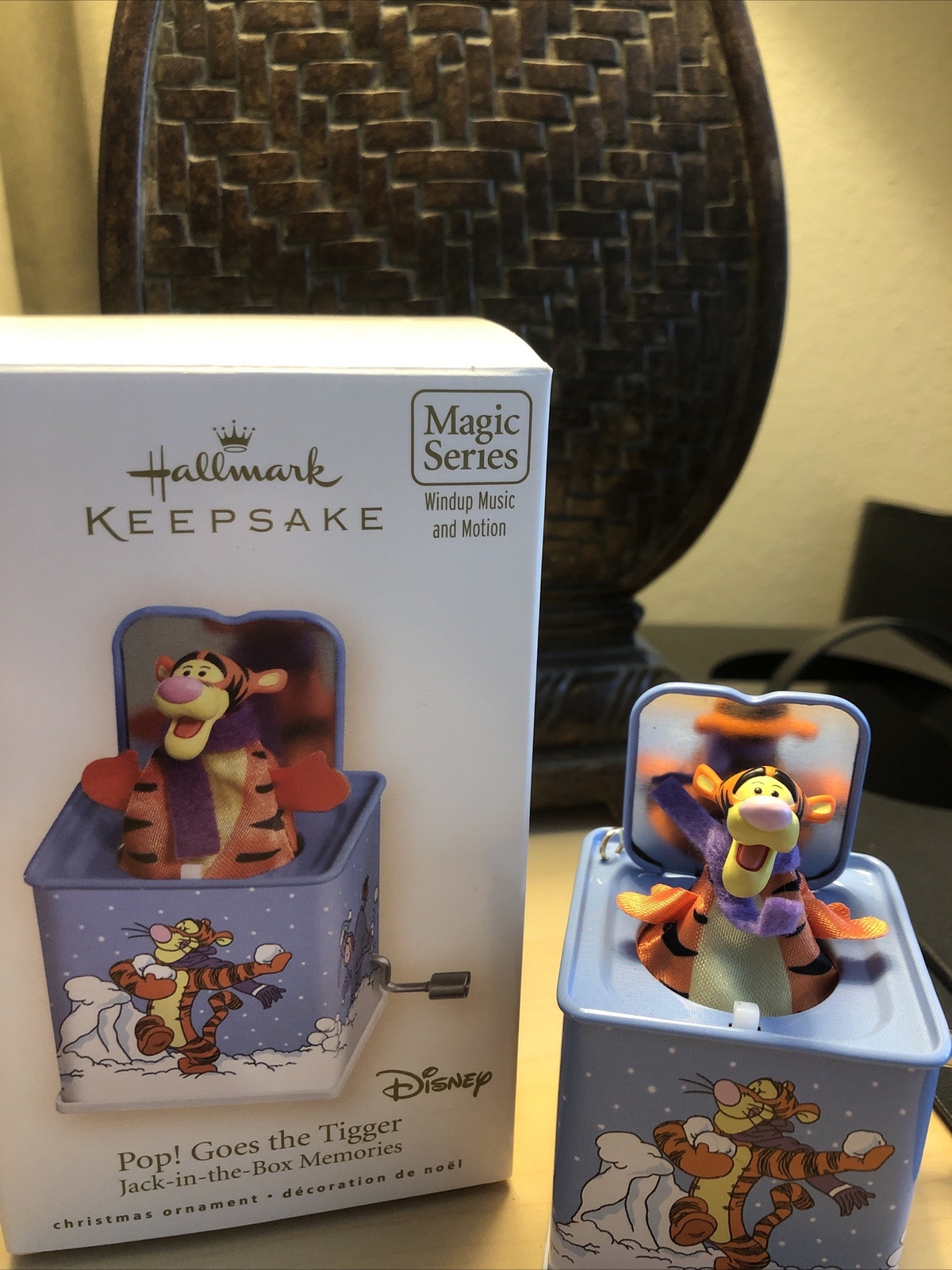 Hallmark Keepsake Pop! Goes The Tigger Disney 2007 EUC Windup Music ...