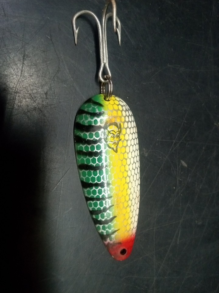 Daredevil DarDevlet Green Yellow Red White Vntg spoon treble hook ...