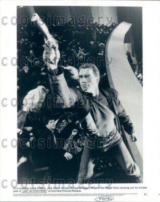 1993 Actor Arnold Schwarzenegger Pointing Gun in Last Action Hero Press ...