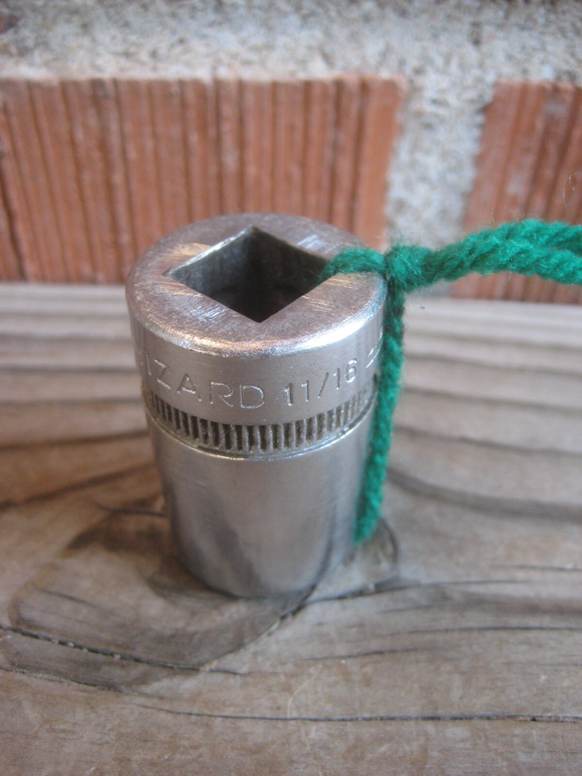 1950s Vintage 1/2" Drive & 11/16" Size ** WIZARD *** Socket H-2664 & 12 ...