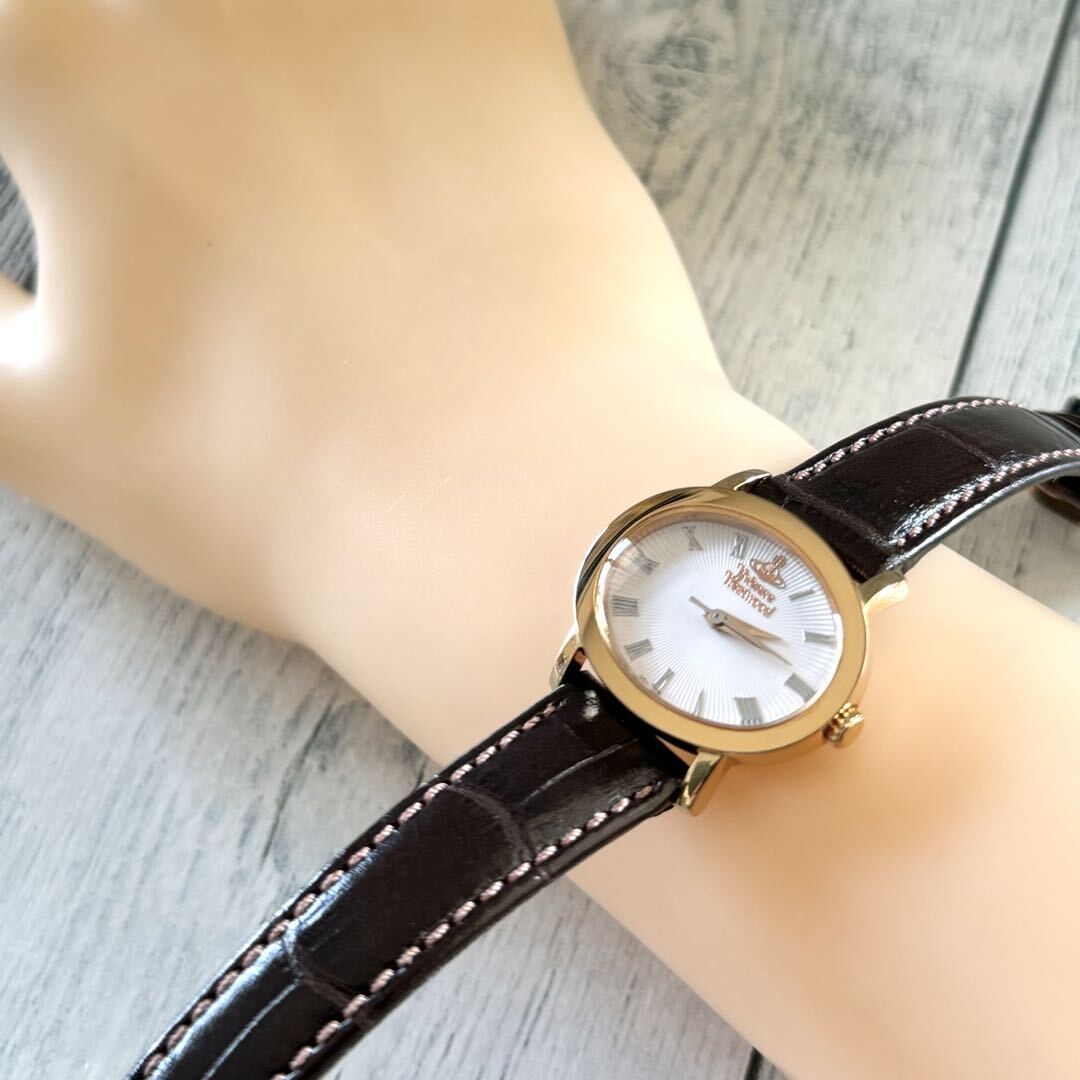Vivienne Westwood Vw-97E3 Analog Quartz Women Rare Watch Vivienne Westwood Vw-97E3 Analog Quartz Women Rare Watch