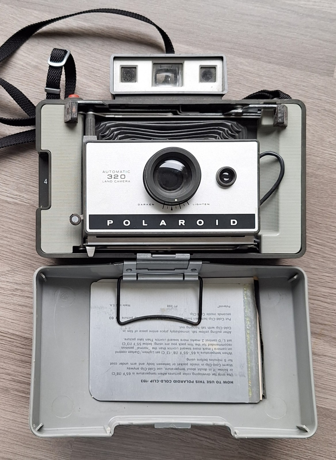 Vintage Retro Polaroid 320 Automatic Land Camera Instant Camera ...