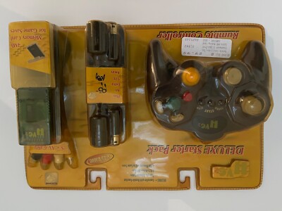 NINTENDO GAMECUBE RUMBLE CONTROLLER WITH TWO EXTENSION CABLES AND 4 MB ...