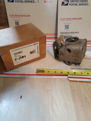 Air Brake Relay Valve With Bracket For Mack 20QE461 2 @ 1/2" Supply ...