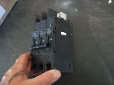 MILITARY SURPLUS GENERATOR AC POWER DISTRIBUTION 40 AMP 3 PHASE CIRCIT ...