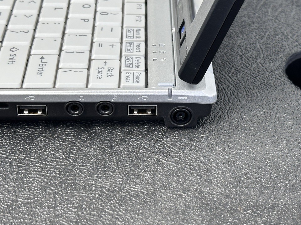 Fujitsu LifeBook P1630 Tablet PC Core 2 Duo 1.2GHz 2GB 64GB SSD WinXP ...