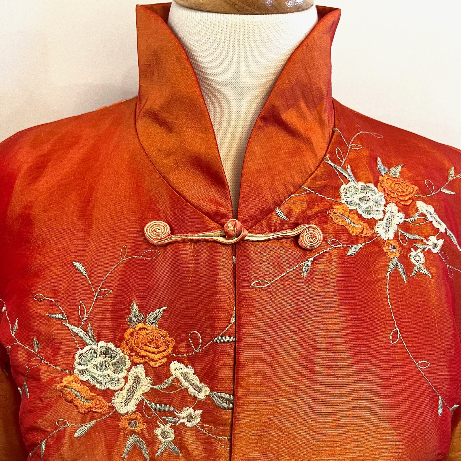 Beautiful coral-coloured silky Asian inspired top, em… - Gem